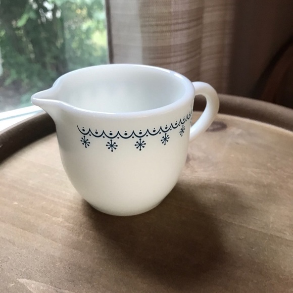 Pyrex | Kitchen | Vintage Pyrex Snowflake Design Creamer | Poshmark